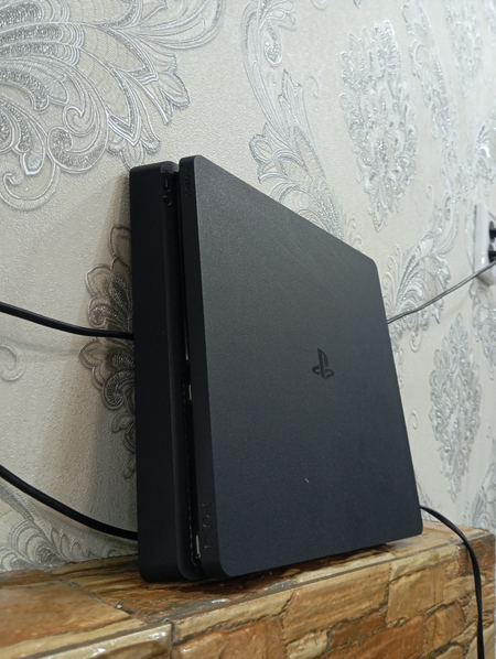 Playstation 4 Slim