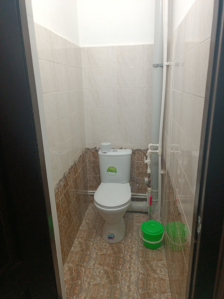 1 bir honali uy sotiladi