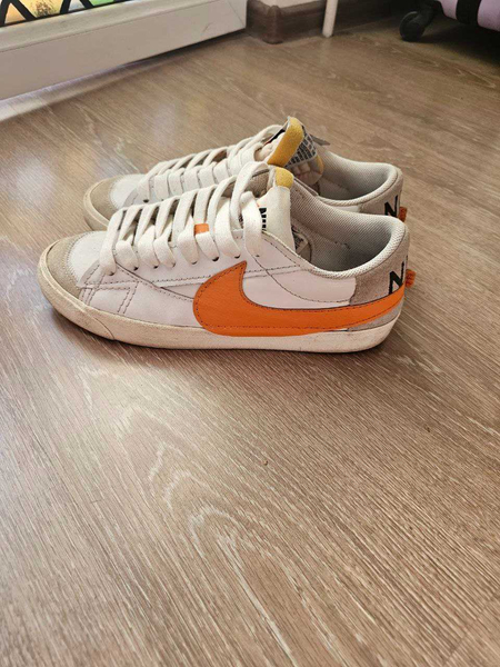 кроссовки nike swoosh