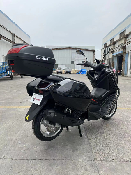 Yangi BIKELAND S-MAX скутеримизни карши олинг