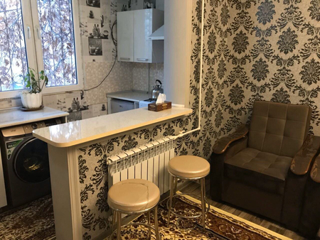 Максим Горький 1в2х комнатная 400
