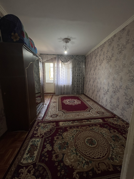 Ikki honali uy maktab orqada karzinka yaqin  bogcha bor
