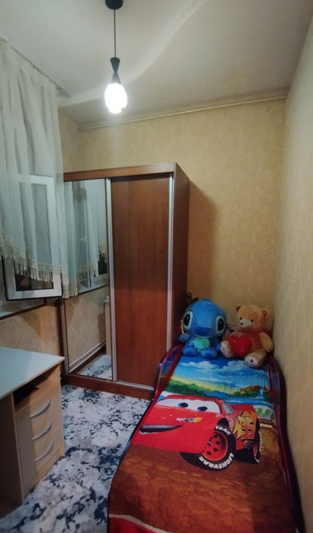 Чиланзар9  1в2/2/4 Балкон  1,5*3м² Общ пл  33м²