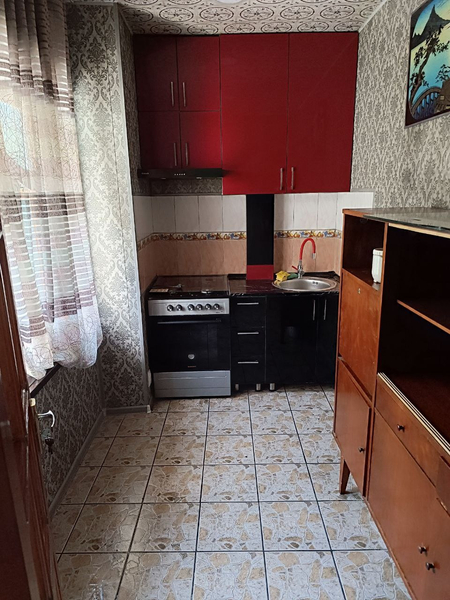 Срочно продается своя 1 комнатная квартира  массив кушбеги.