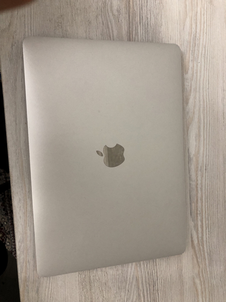 продается макбук про 2016 Macbook