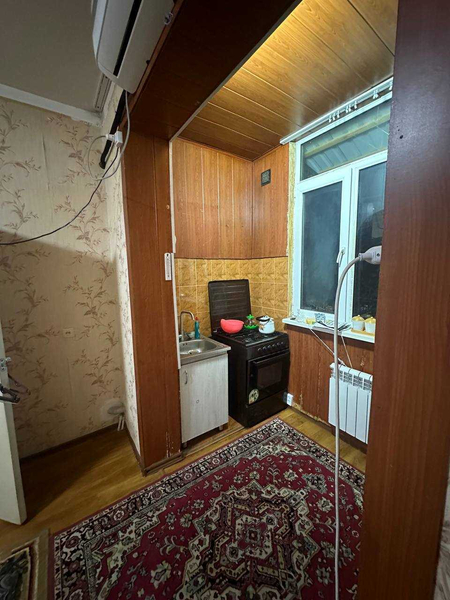 СРОЧНО !! Продаётся квартира в Яшнабаде 1/4/4 ( 33 кв/м ) Авиасозлар 3