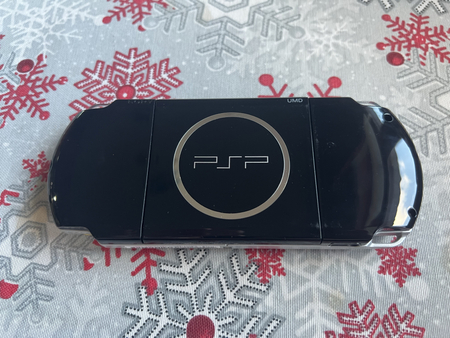 Psp 300x с Sd картой 8гб