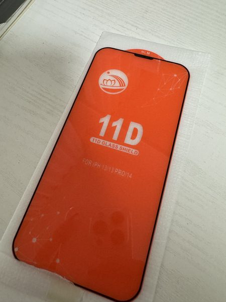 продается чехлы и стекло на 13 pro