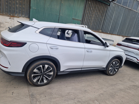 BYD YUAN UP 3 - pozitsiya + dop. Paket. 3 - позиция с до. Пакетом