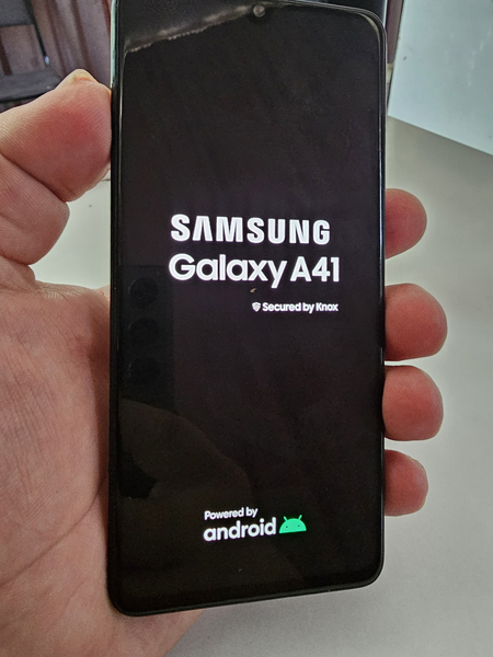 Galaxy a41 sotiladi 64g holati zur