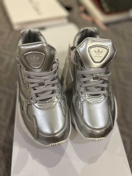Michae Kors. Adidas