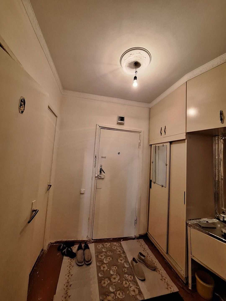 Срочно продается квартира 2/4/9 Мирзо Улугбек (J2840)