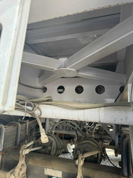 Самосвал полуприцеп SHENDONG, SHACMAN X5000 тягач билан бирга.