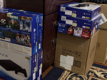 Playstation4 slim 1TB HDR с играми на борту как на фото