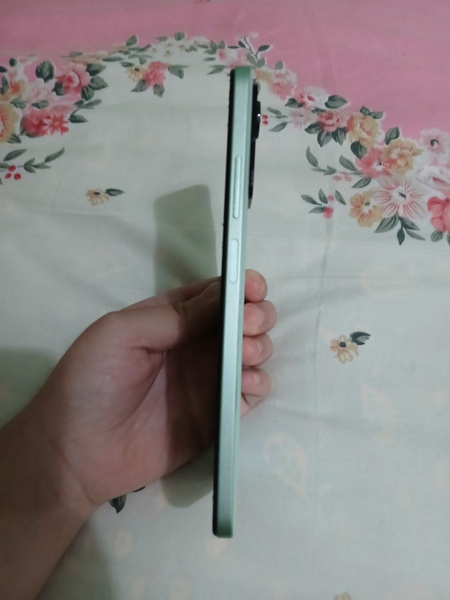 Redmi not 12s kam ishlagan karobka dakument bor ideal holatda 256 pami