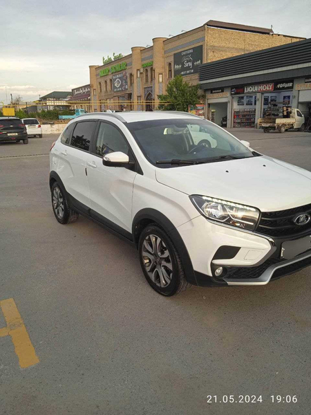 LADA XRAY 100 % toza mashina