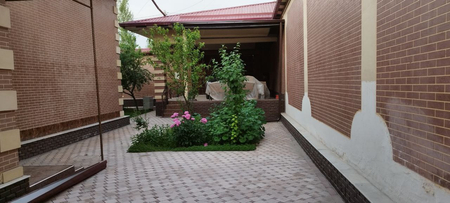 Yunsobod kotta hasanboyda uchaska sotiladi 280 000$min