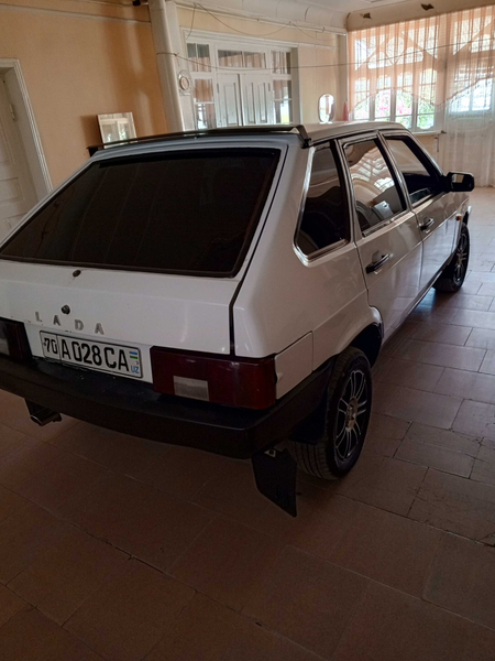 Vaz 2109 lada sotiladi