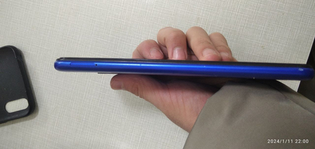 Redmi 9a. HOLAT:o'rtacha. 1 yarim yil ishlatilingan. Hamma joyi radnoy