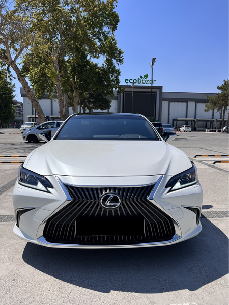 LEXUS ES 350 executive sedan