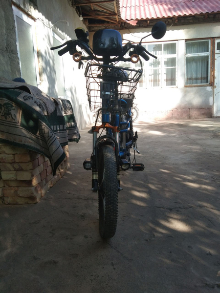 Veloskuter sotiladi