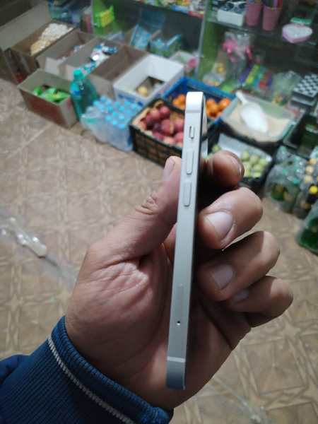 Iphone 12  minni