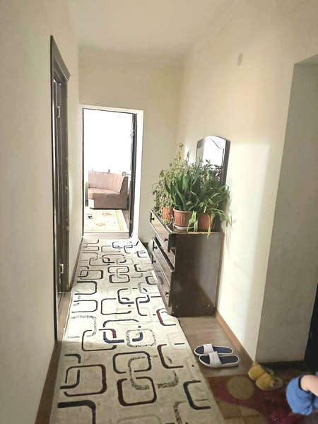 Квартира сотилади. Сергели.Спутник 16а. 2/2/7.  58м²