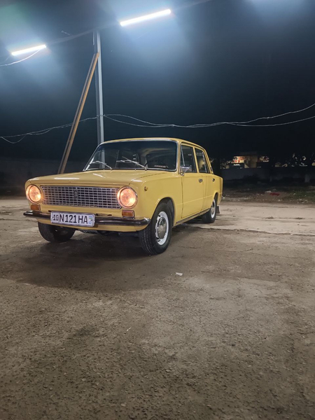Жигули ваз 21011