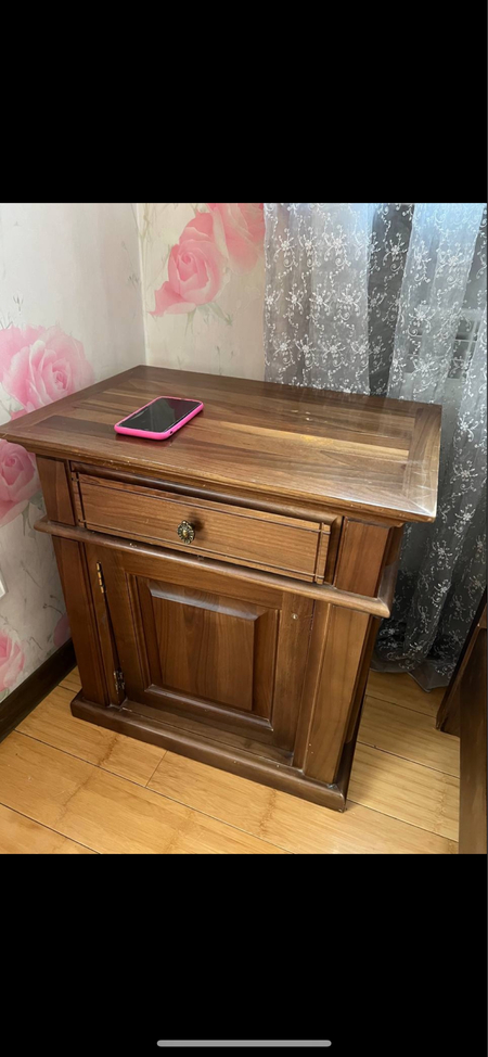 Продается мебель ,натуральный плотный орех