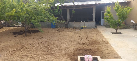 Uchastka sotiladi 7 sotix 4 xona