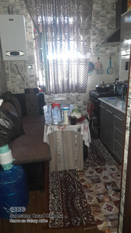 3 хона 1 этаж  кв сотилади