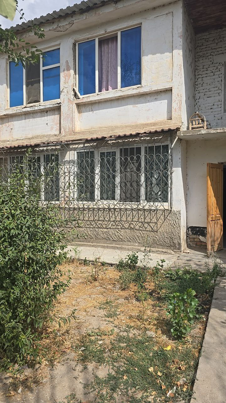 Продам квартиру Чирчик 2х комнатная