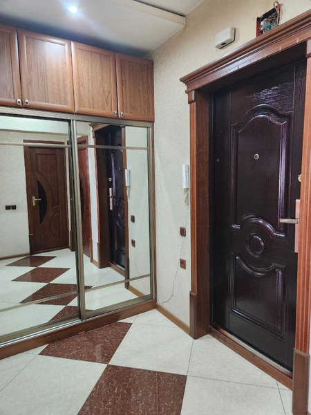 Квартира 1/5/9 Дархан, площадь 52м2, ор-р метро Хамида Алимджана