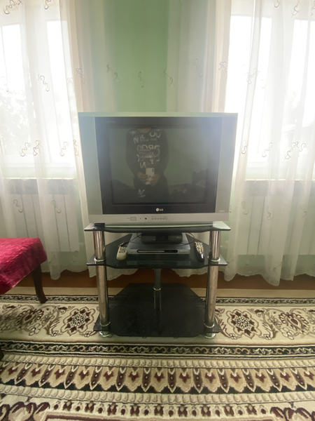 Komplekt telefizor sotiladi ISHLIDI