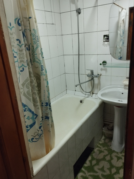 Сдам квартиру 3 комнат 2 этаж