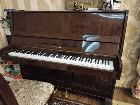 Pianino. Holati zõr. Yangiyõl