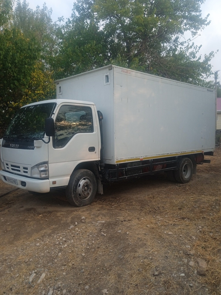 Isuzu sotiladi radnoy