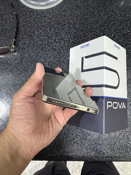 Techno pova 5 pamit 8.256g holati ideal karopka dak bor