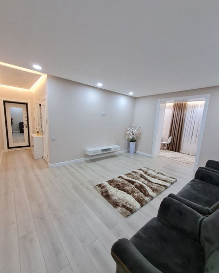Метро Ойбек ,2/3/4. 60м2  Цум. Срочно Продам квартиру срочно