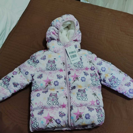 Продам куртку на девочку. Турция