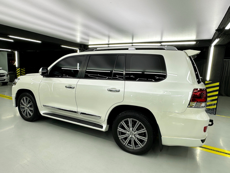 Toyota Land Cruiser 200