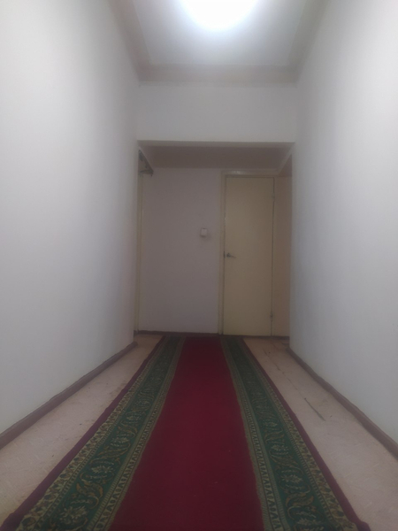 Qorasuv 4 kvartalda sheriklikka kvartira bor( Bez makler)