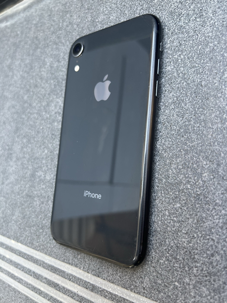 Iphone Xr        .
