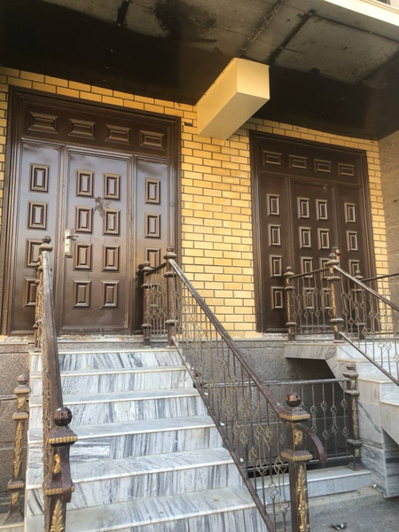 Сдаются  в аренду2 кв под бизнес  по 90 кв.метров каждая  пр.навои