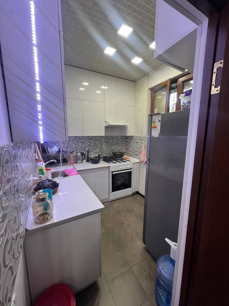 Продается Чиланзар 8 2 ком-3-4