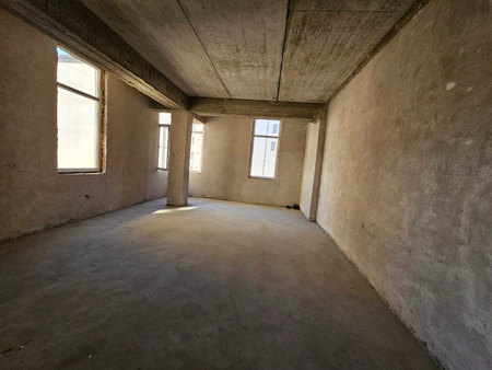 2 xonali 96m² 3-qavat sotiladi.