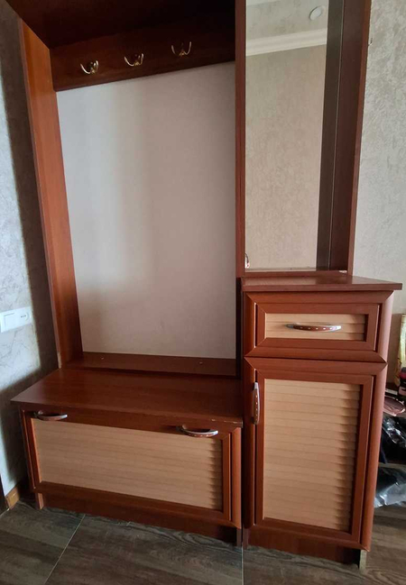 Прихожая продаётся