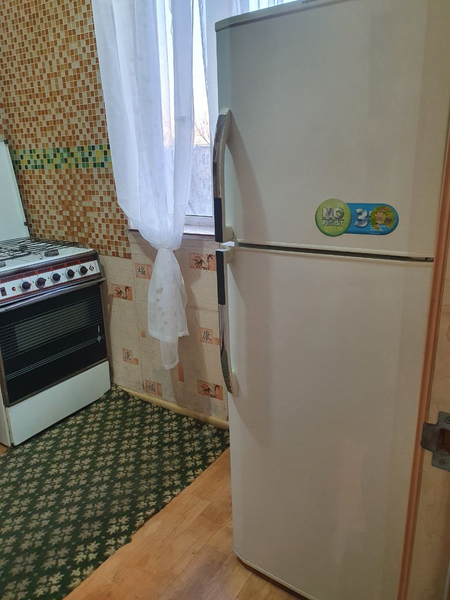 Срочно продам 2/4/4 кадышева базар