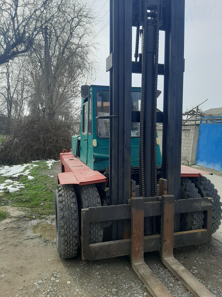 Вилочный погрузчик 7тонн
