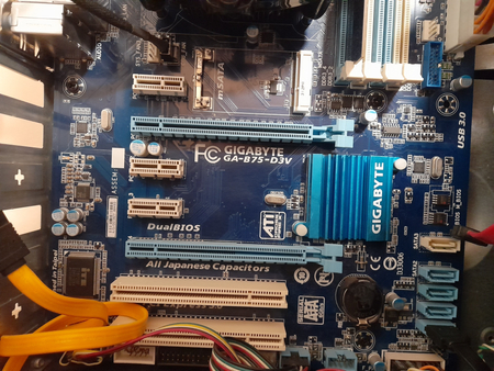 Gigabyte B75. i5  3330  ddr3